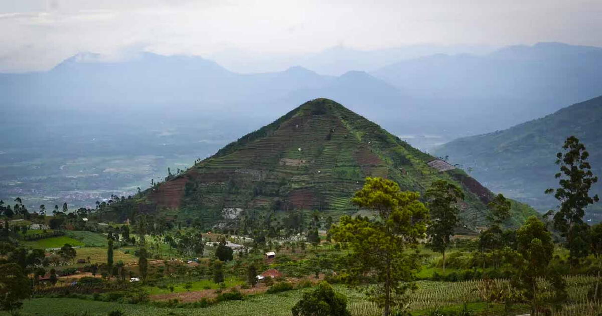 Gunung Padang: el misterioso sitio arqueológico que desafía la historia ...