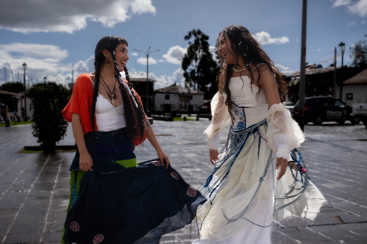 “Libertad”: Ailis Blue y Renata Flores reinventan la tunantada desde el ...