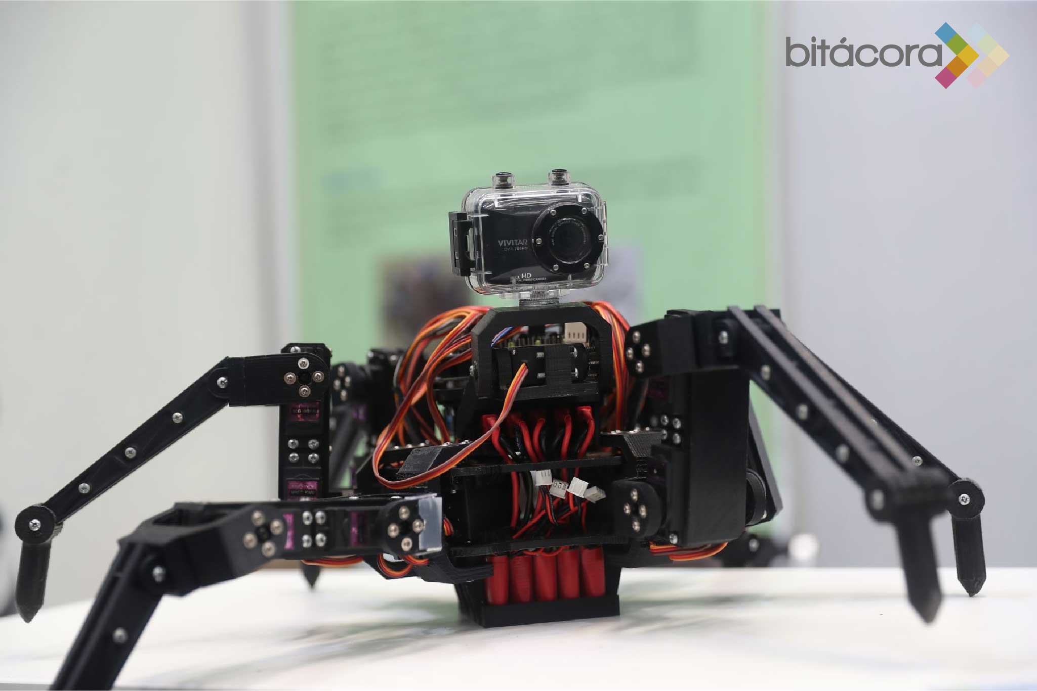 Ingenieros de la UNI crean robot hexápodo que explora terrenos ...