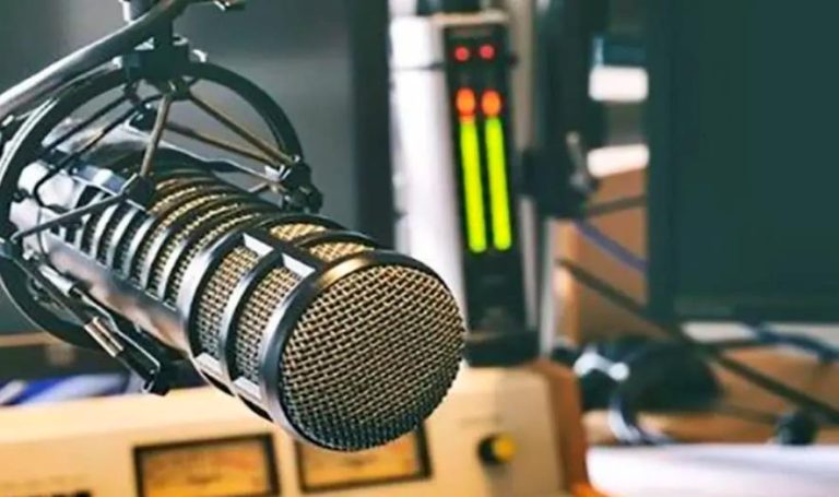Día del Locutor Peruano: Voz que conecta y educa - Bitácora Revista